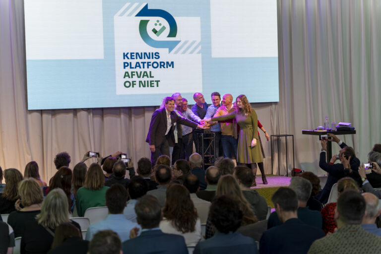 Omgevingsdienst NL-academie: de opleider voor alle professionals van de ... Omgevingsdienst NL-academie: de opleider voor alle professionals van de ...